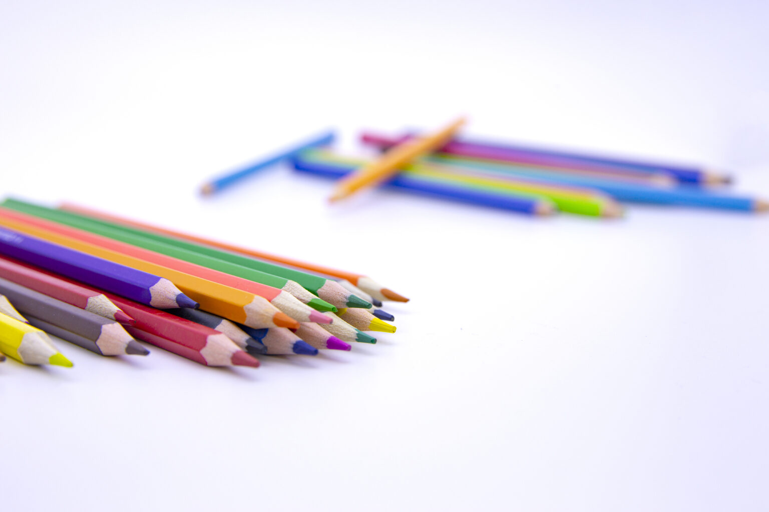 初めての方もできる！リアルな質感を出す色鉛筆の塗り方を紹介 | Lakit日和