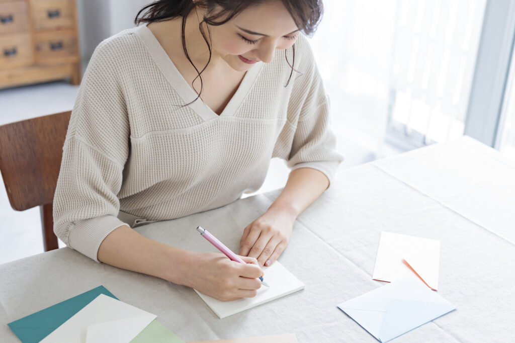 おしゃれな手書き文字のデザイン例｜書き方のコツも紹介 | Lakit日和